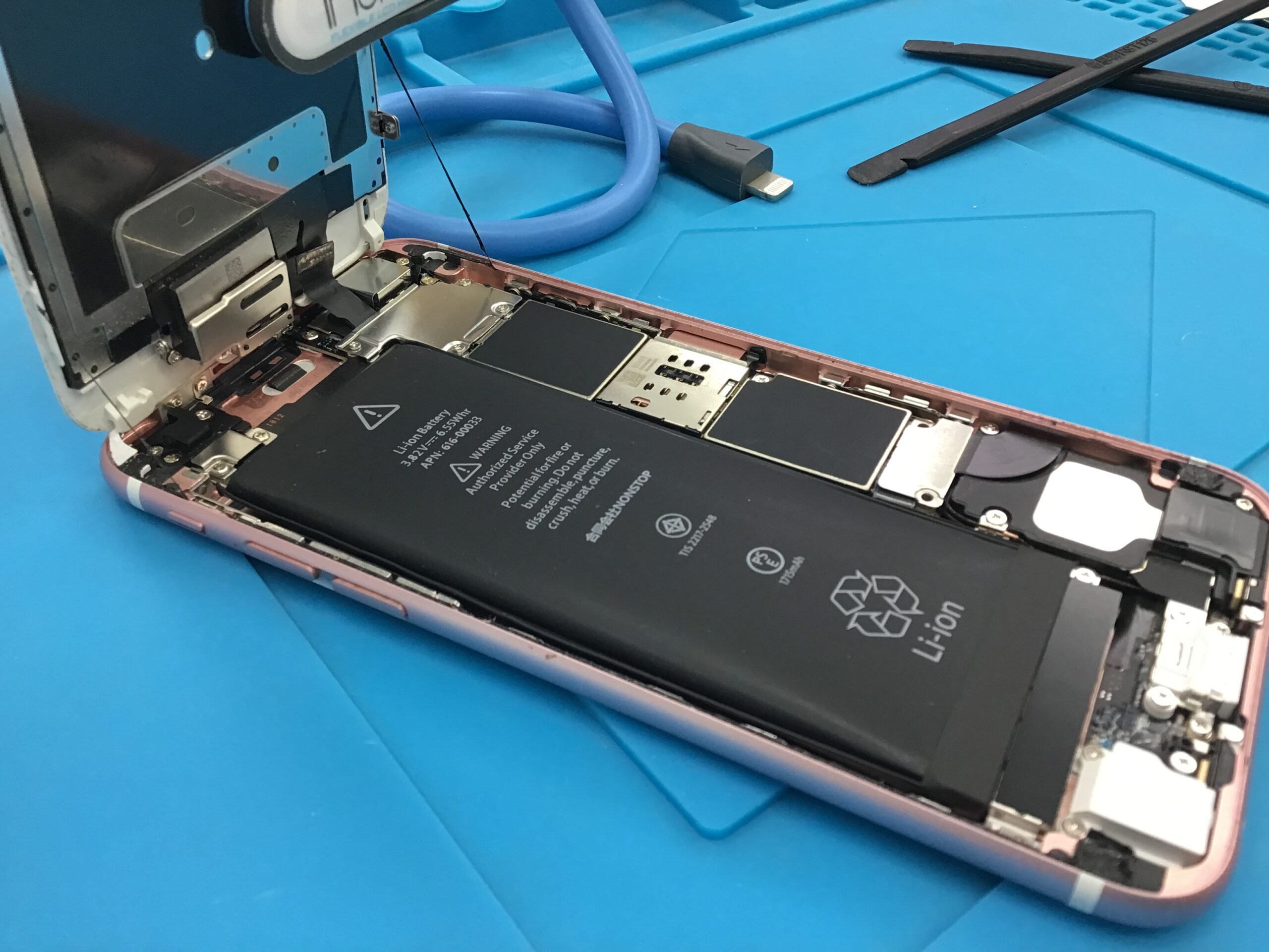 iPhone6s バッテリー 膨張 交換 土浦市、つくば市 - iPhone修理店 i+labo｜茨城県土浦市